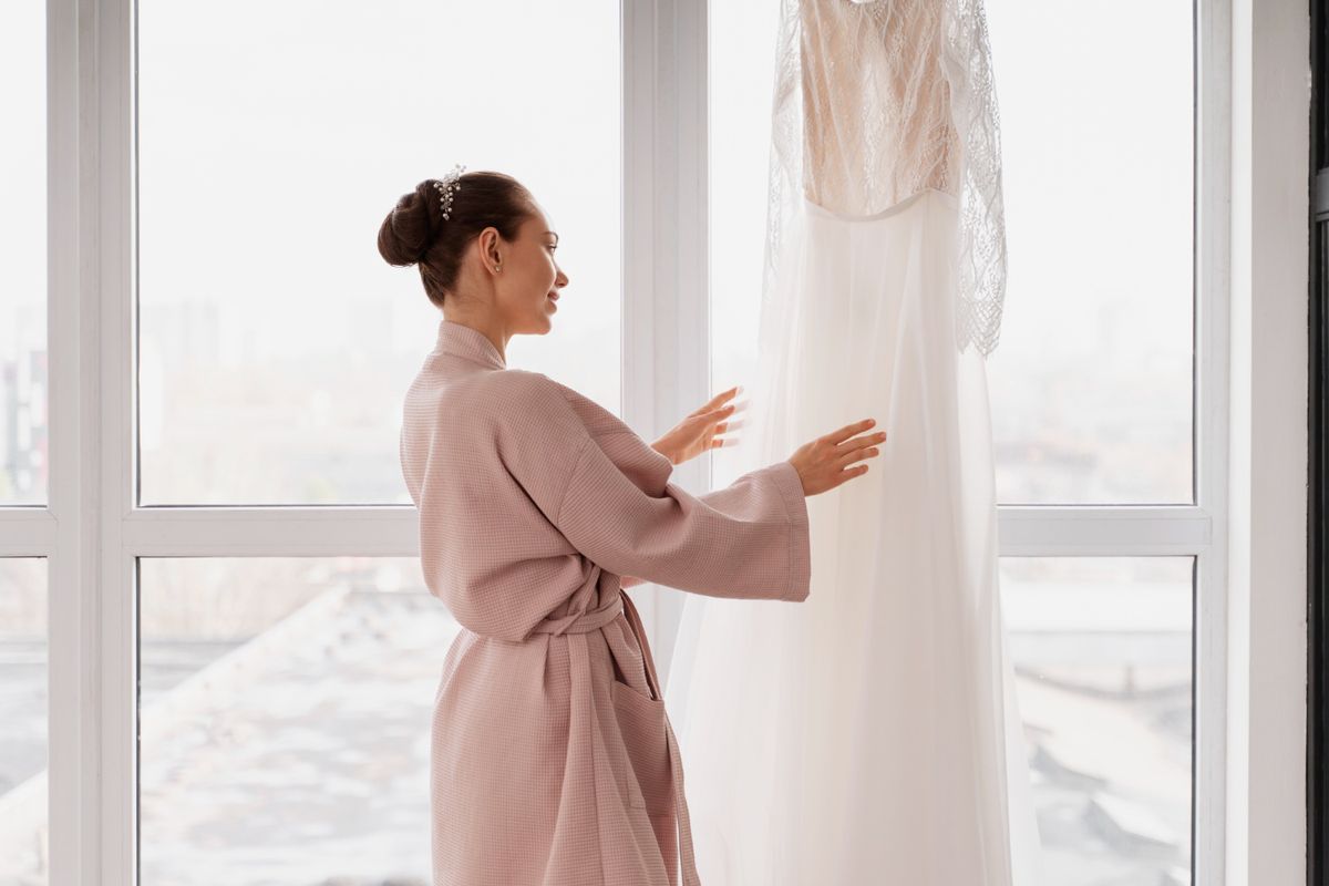 7 Hal Yang Perlu Diperhatikan Sebelum dan Saat Fitting Baju