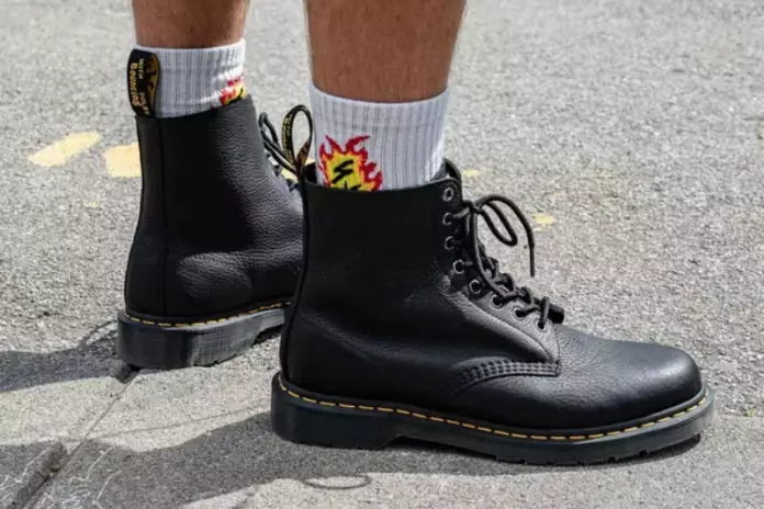 Docmart 101: Kisah di Balik Sepatu Pemberontak yang Jadi Ikon Fashion ...