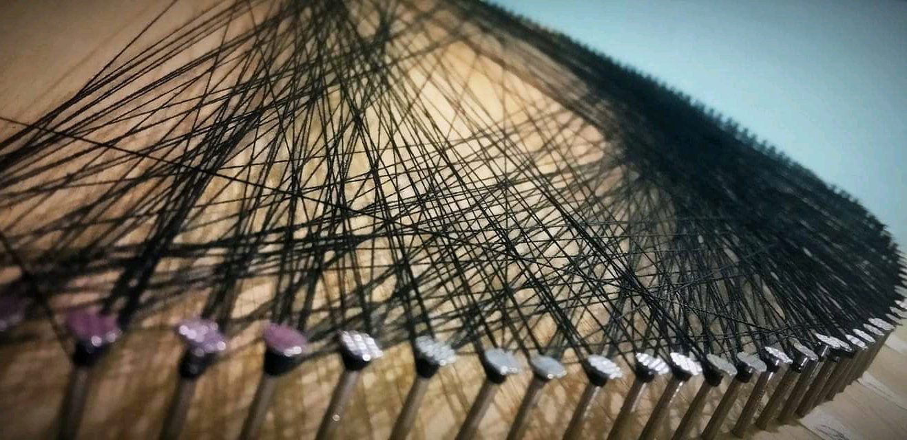 Mengenal String Art, Karya Seni Dari Benang dan Paku