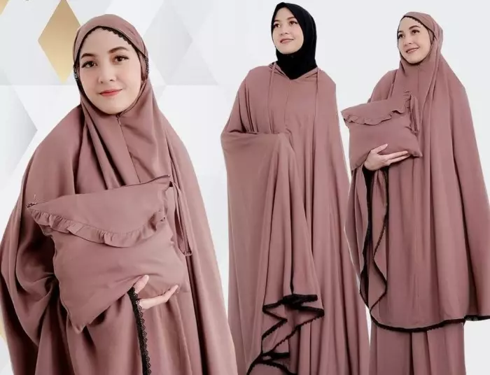 8 Inspirasi Model Mukena Kekinian, Praktis dan Super Cantik!