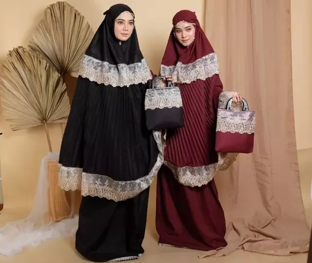 8 Inspirasi Model Mukena Kekinian, Praktis dan Super Cantik!