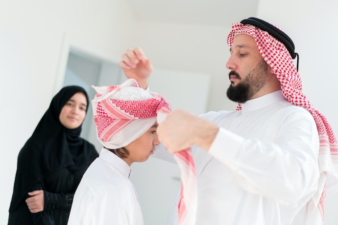 Mengenal Sorban Atau Kaffiyeh, Penutup Kepala Yang Jadi Inspirasi ...