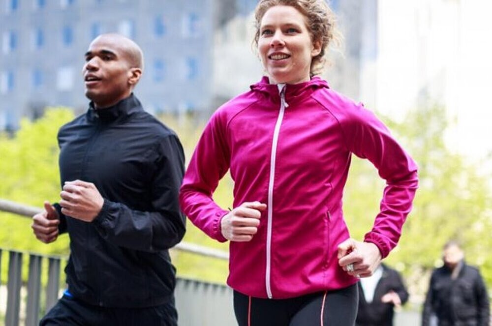 Apa Sih Bedanya Kain Taslan Dan Kain Parasut?