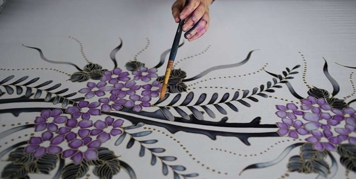 Pewarnaan Kain Batik Dengan Teknik Coletan