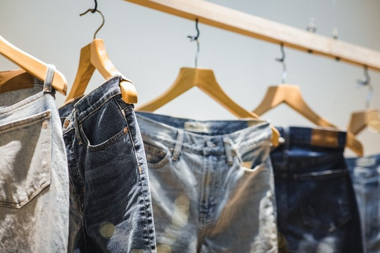 Proses Penyempurnaan Kain Denim Dengan Metode Stone Washing