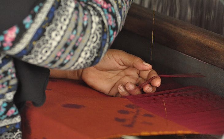 Keelokan Motif Kain Tenun Donggala Khas Sulawesi Tengah