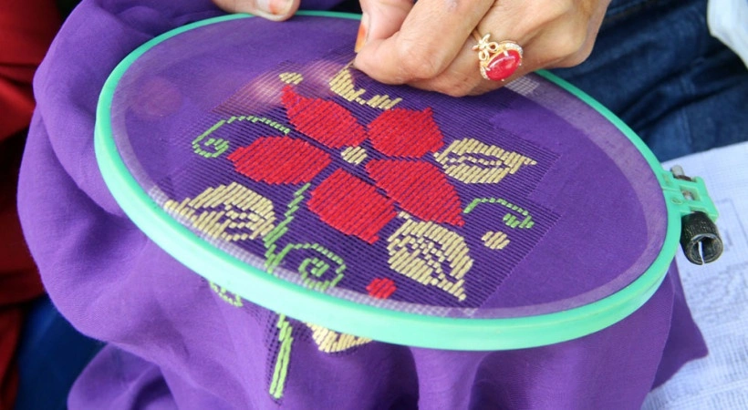 Melirik Pesona Karawo, Kain Khas Gorontalo Dengan Sulaman Paling Rumit ...