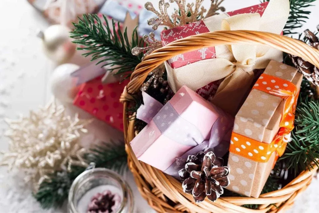 Sering Dikira Sama, Ini Dia Perbedaan Hampers, Parcel, Giftbox Dan Souvenir