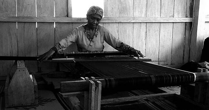 Keelokan Motif Kain Tenun Donggala Khas Sulawesi Tengah