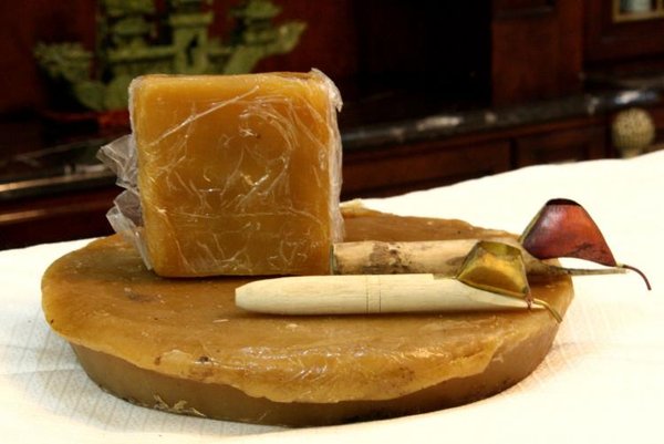 Mengenal Jenis Malam /Lilin Batik dan Fungsinya