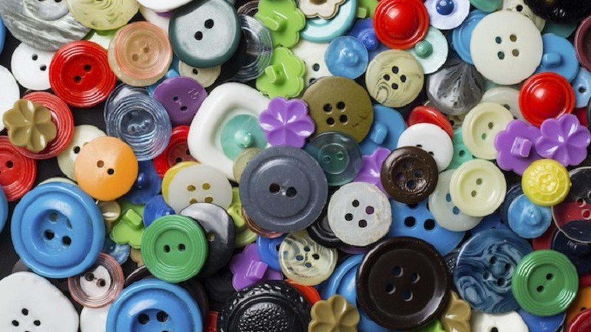 Mengenal 8 Variasi Kancing Baju dan Sejarahnya