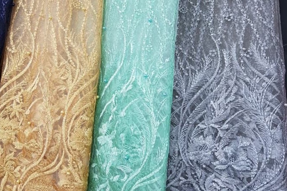 5 Jenis Kain Yang Paling Direkomendasikan Untuk Furing Brokat