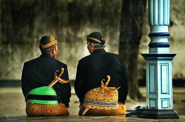 7 Pakaian Adat Jawa Tengah Dan Makna Filosofisnya