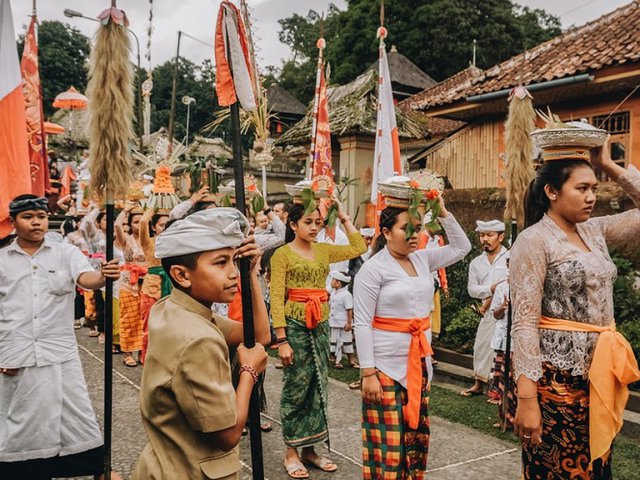 9 Pakaian Adat Bali Yang Unik Dan Penuh Makna
