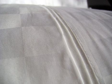 Sprei Hotel Dobby Square 9cm